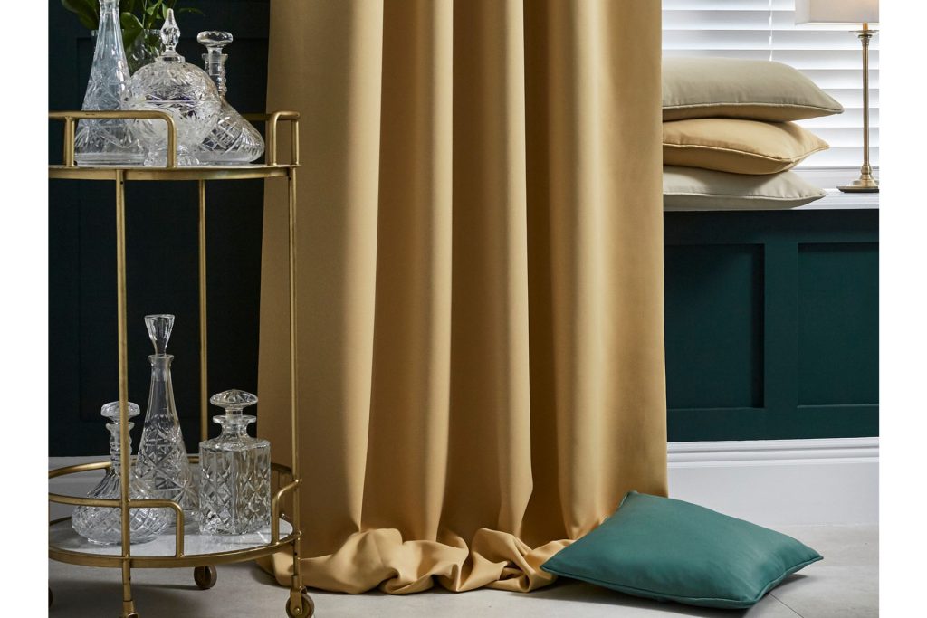 PERDELE, DRAPERII SI SISTEME PRINDERE - Punct design